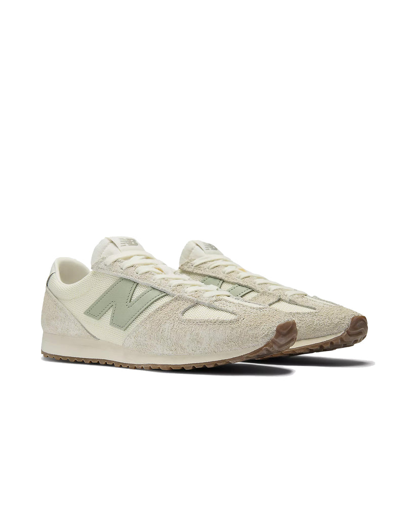 Shop NEW BALANCE 471 / ANGORA WITH GARTNER SNAKE from thisisFABRIC